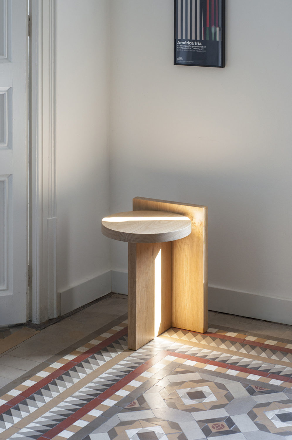 Taco oak - Geometric oak wood stool - GOFI
