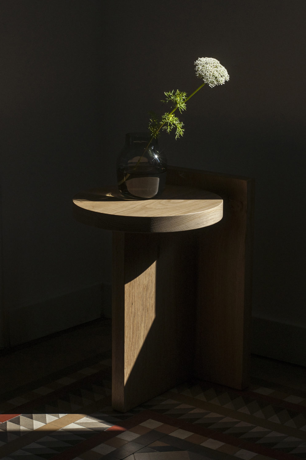 Taco oak - Geometric oak wood stool - GOFI
