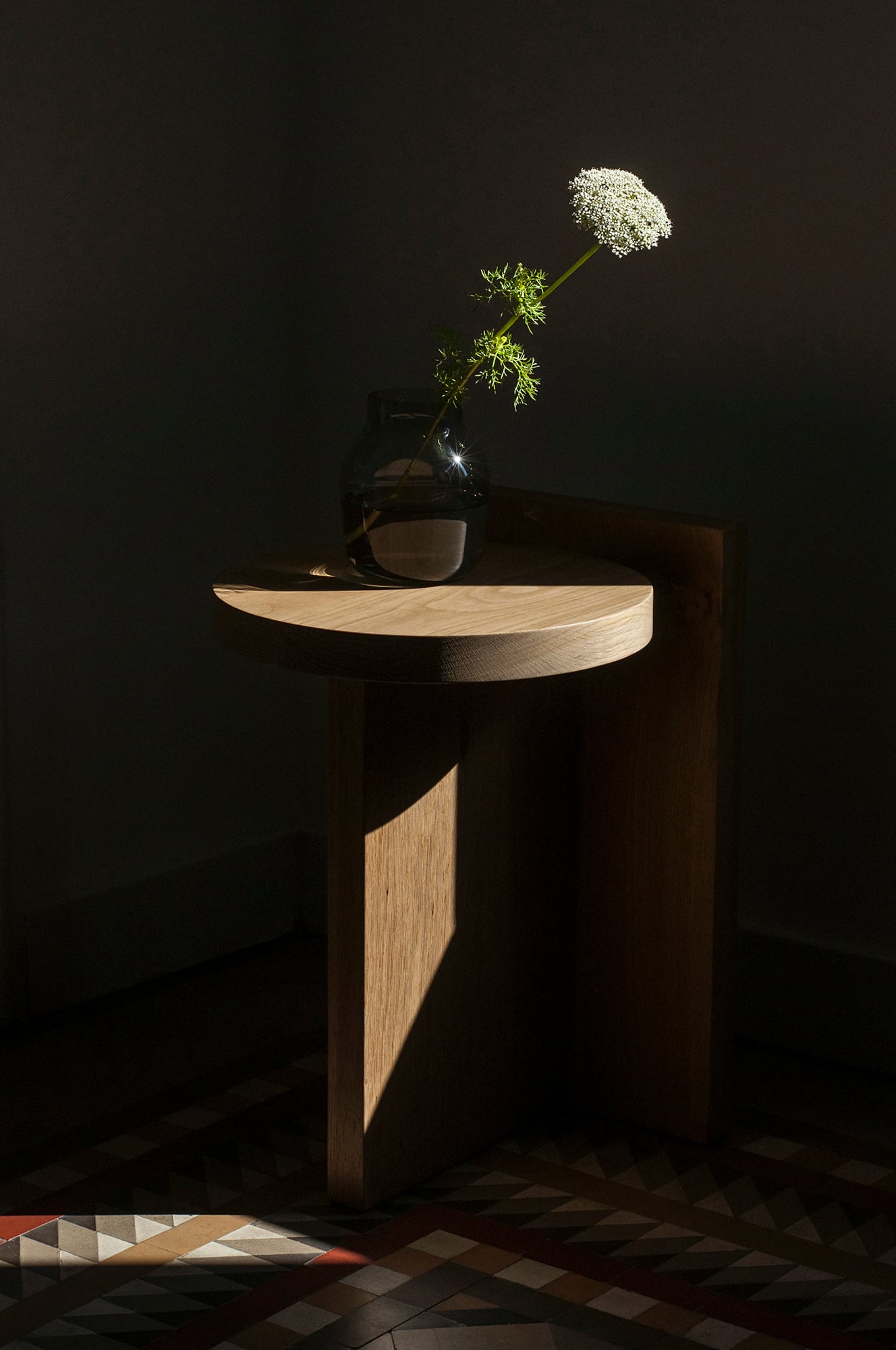Taco oak - Geometric oak wood stool - GOFI