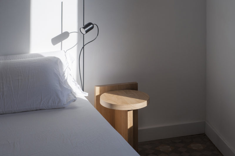 Taco oak - Geometric oak wood stool - GOFI